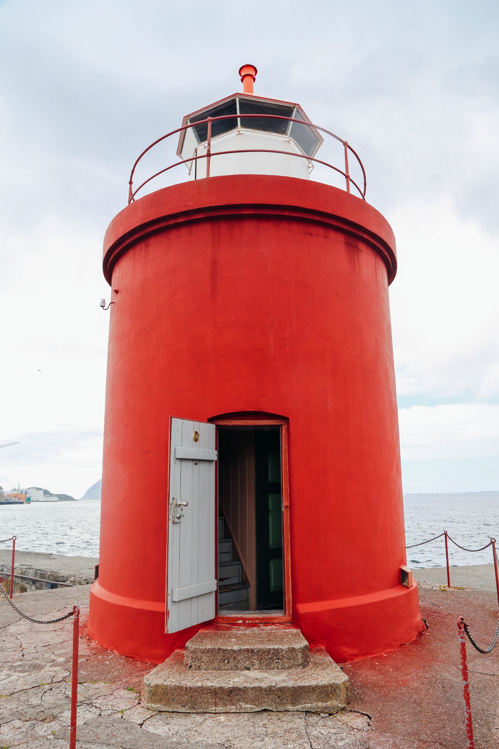 The Most Unique Place To Stay In Alesund, Norway - Molja Lighthouse ... The Most Unique Place To Stay In Alesund, Norway - Molja Lighthouse ...